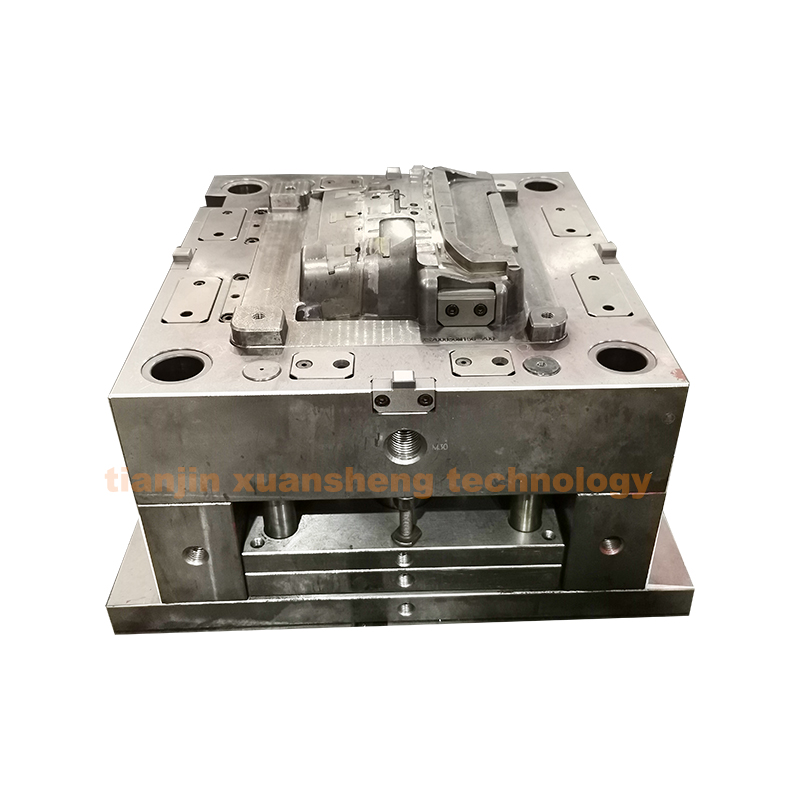 Steering tube Wheel Base guard Plate auto injection mold